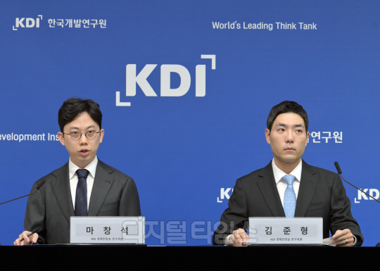 KDI "강달러·환율 오르면 물가도 올라"…환율 1500원, 물가 0.24%p↑