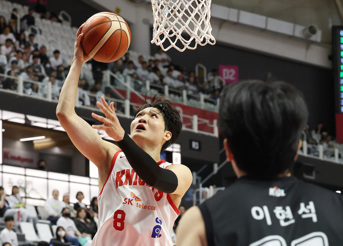 1Q부터 재킷 벗고 ‘열정’→회식비 ‘200만원’ 내기까지…SK 전희철 감독의 ‘방식’이 통했다 [SS시선집중]