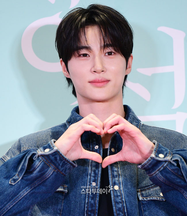 변우석, 라이징스타 브랜드평판 1위 지켰다