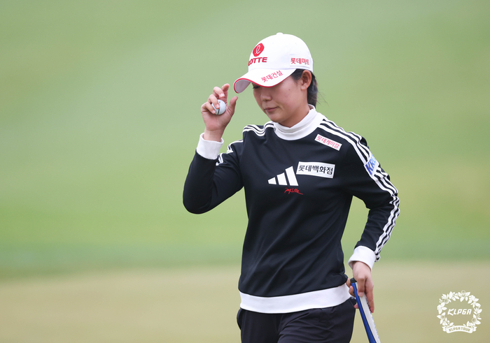 ‘제로토크 퍼터’로 날개단 황유민, KLPGA 챔피언십 첫날부터 진격의 ‘돌격대장’[SS 현장]