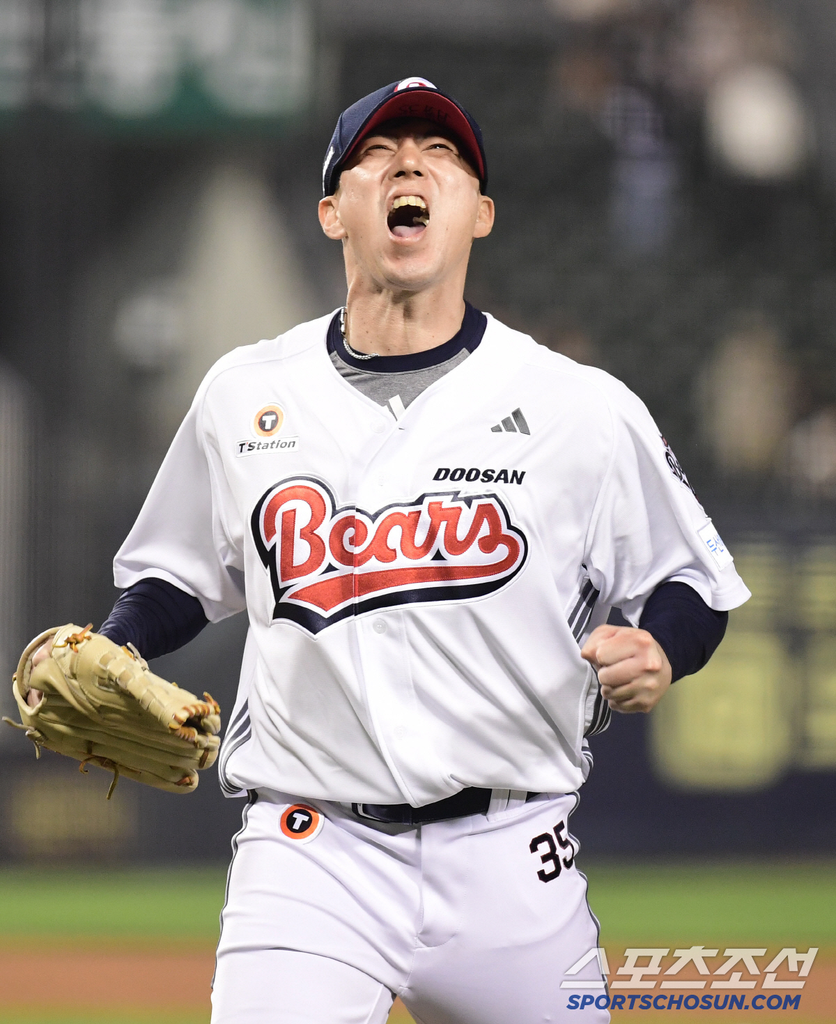 고효준 147km 낭만 포효 → 김택연 2점차 충격 블론.. 두산, 다 잡은 승리 놓치며 KT와 3-3 무승부