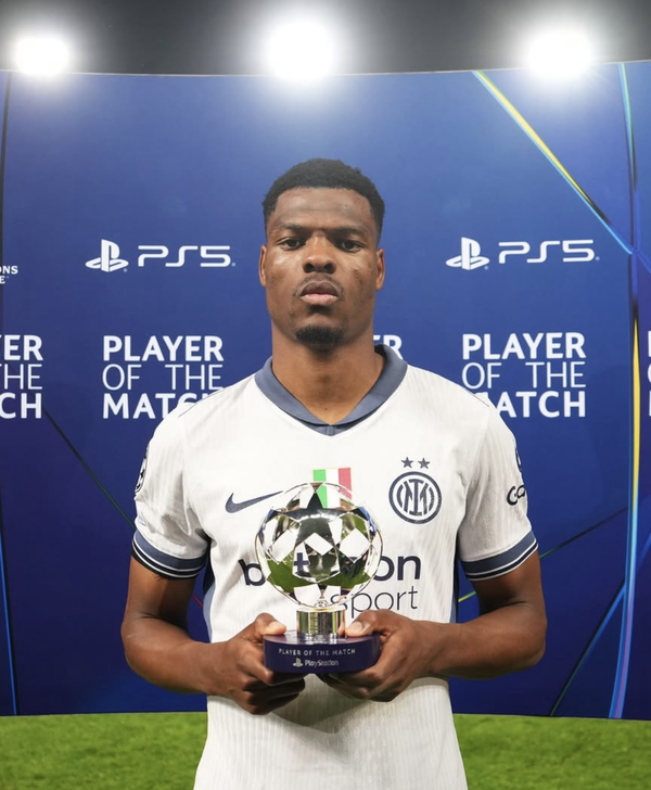 [ucl.issue] ‘챔스의 저주인가’ 또또또 웃지 못한 POTM…2골 1도움 맹활약에도 ‘무표정’