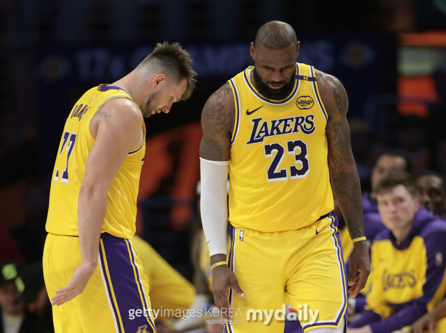 르브론·돈치치·아테토쿤보 눈물→플레이오프 1R서 '광탈'한 NBA 슈퍼스타들
