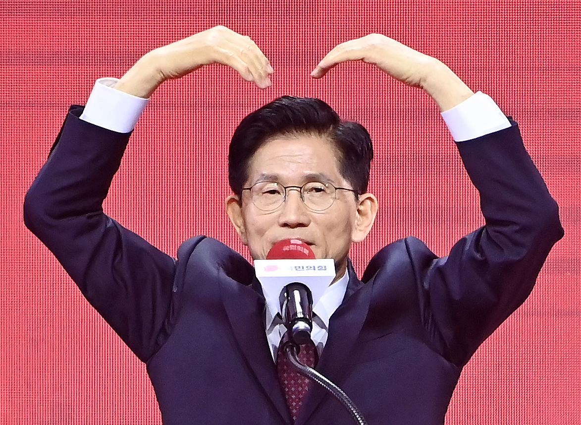 ‘56.53%’ 김문수, 한동훈에 당심·민심 모두 앞섰다