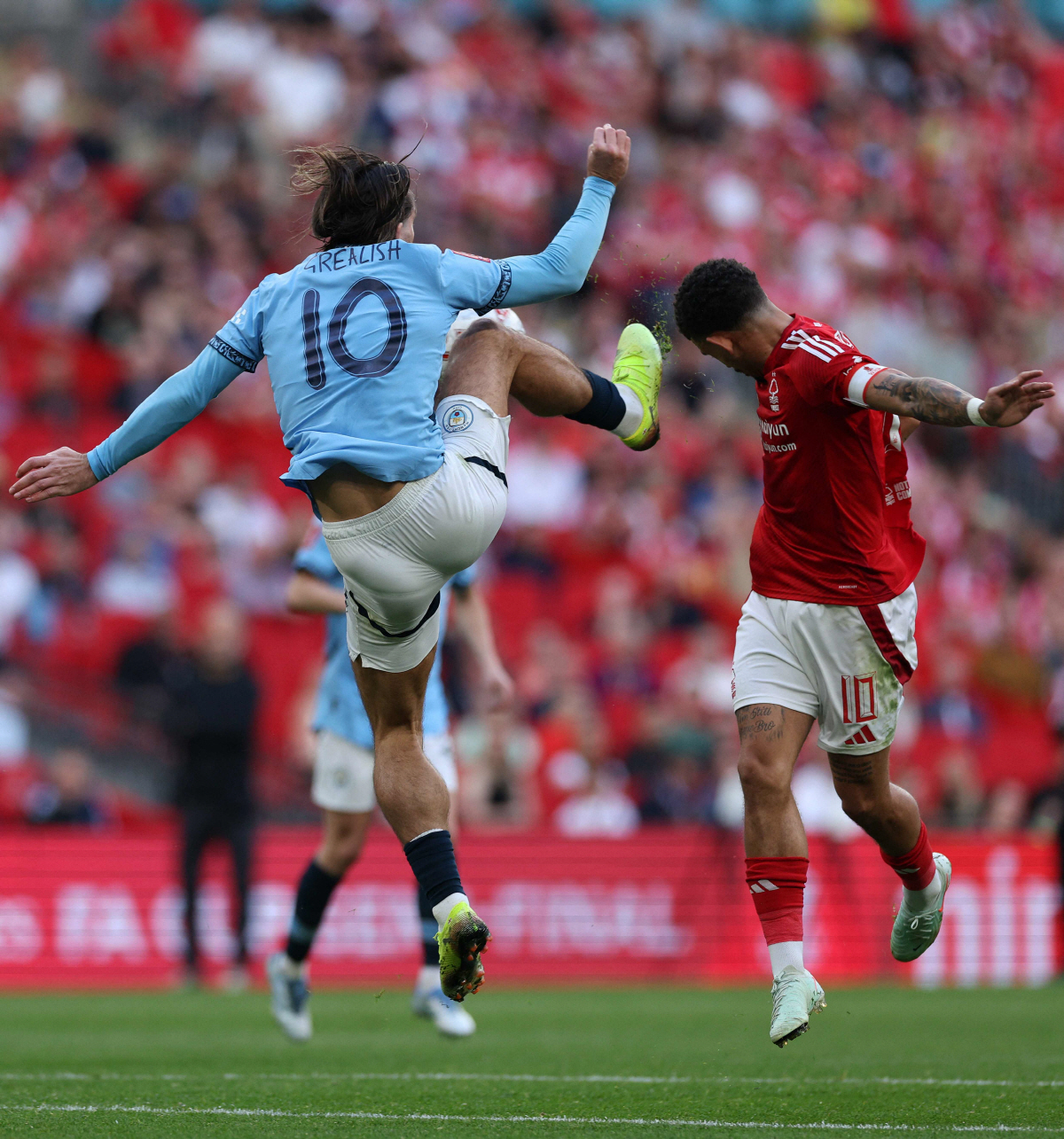 리버풀 1850억 초대박! 'EPL 베스트 11' MF와 계약한다?…英레전드 극찬 "과소 평가된 선수"