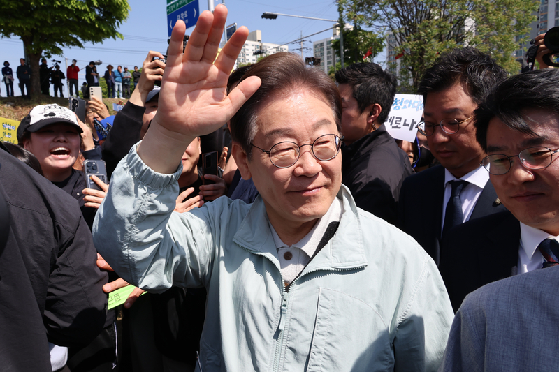 TK 찾은 이재명 "제가 왜 미울까요? 그리 잘못한 것도 없는데"