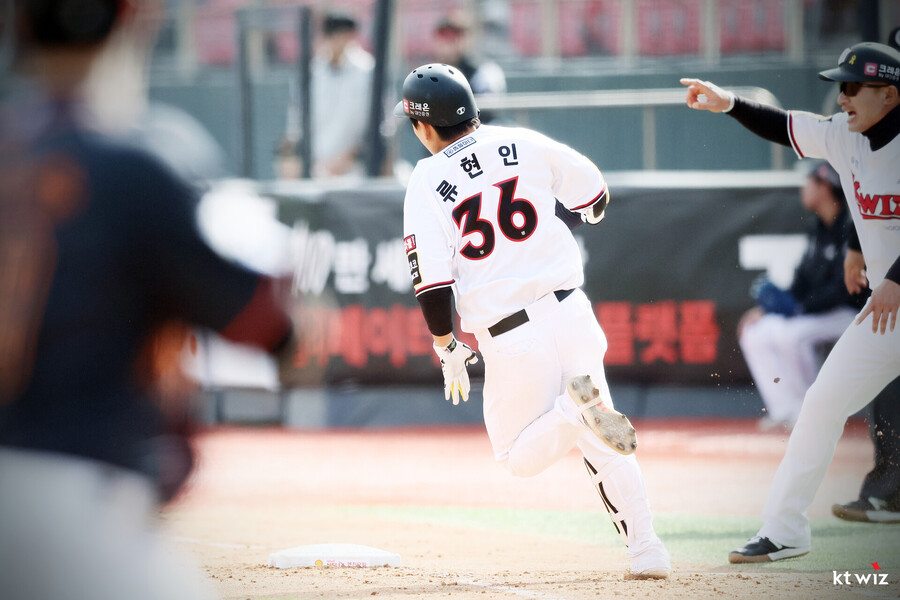 KBO 2군에 괴물타자가 있다…최강야구→프로행→입대→타율 0.489 비현실적 기록에 주목