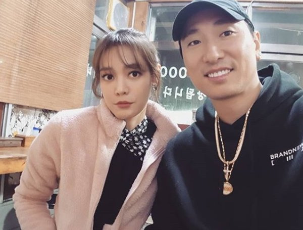 서로 연애 한지 "6달 만에 초고속 결혼 하더니 결국 이혼을 해버렸다는" 연예인 부부 | 나도 알고 너도 알고