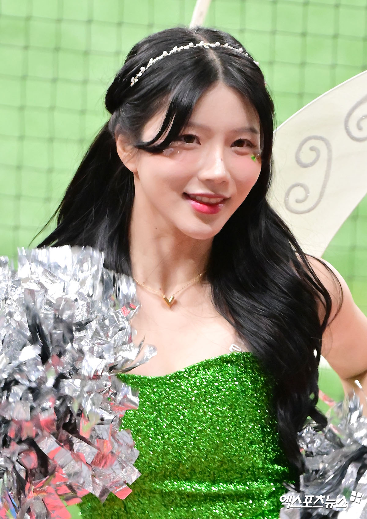 윤지나 치어리더 '고척돔에 내려온 미모의 팅커벨'