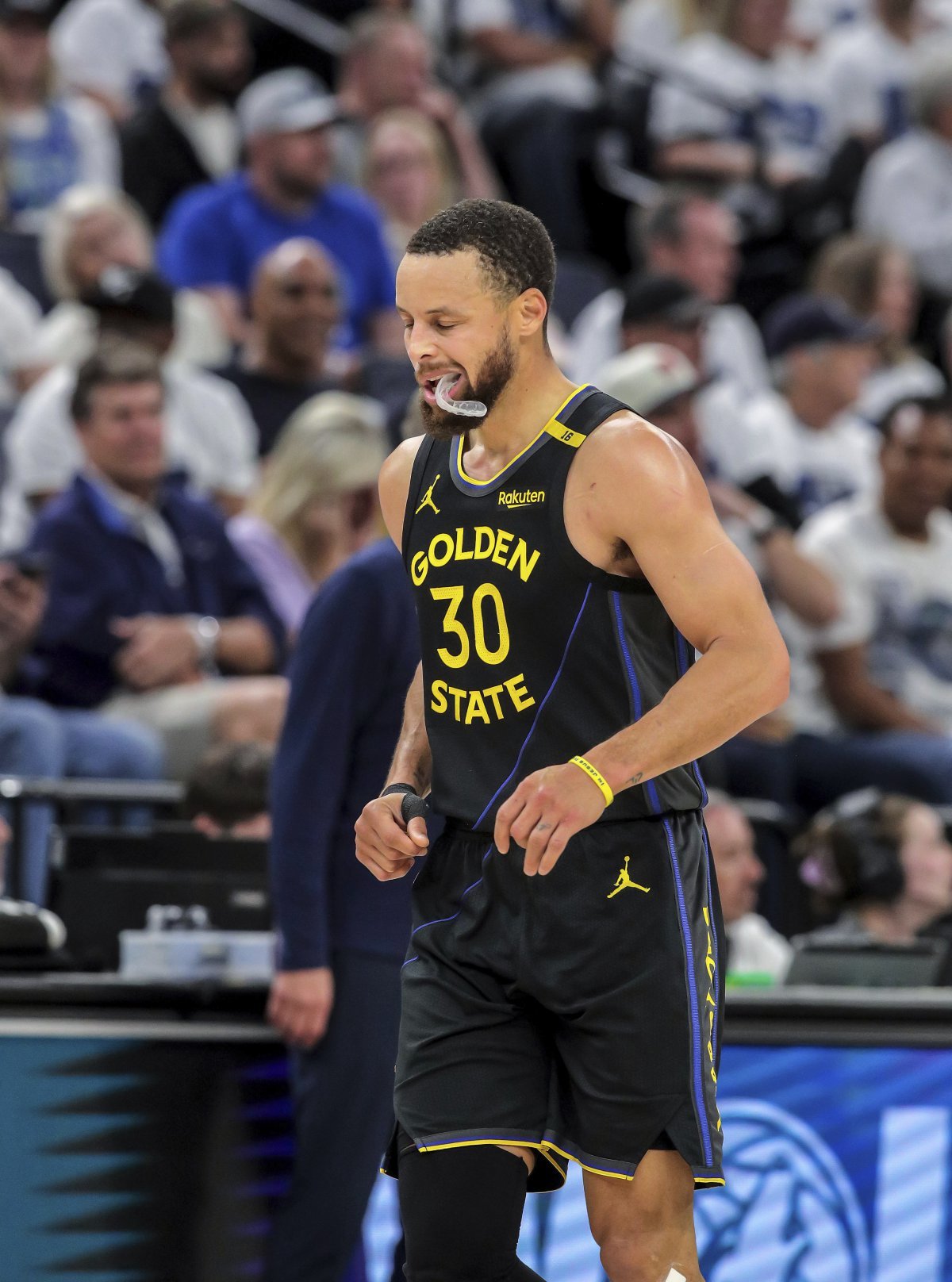 허벅지 부상 커리 대신 공격 책임진 버디 힐드 앞세운 골든스테이트 NBA PO 2R 1차전 승리! 두 시리즈 연속 업셋 도전