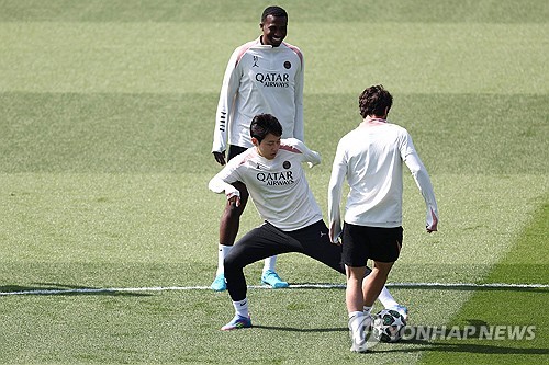 'SNS 소동' 이강인, 부상 복귀→UCL 출전 또 물거품?…PSG 팀 훈련 뒤늦게 참여