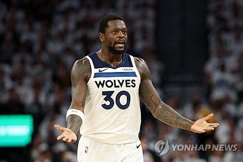 [NBA PO] ‘에드워즈·랜들 맹활약’ MIN, 커리 이탈한 GSW에 완승···시리즈 전적 1승 1패