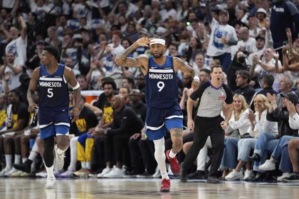 ‘터져라 3점!’ 외곽 살아난 미네소타, GSW 잡고 승부 원점 [MK현장]