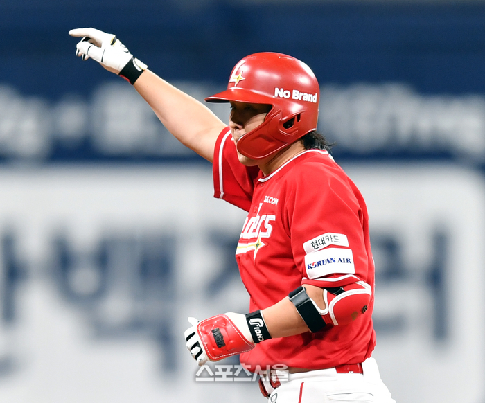 팀은 패했지만…‘KBO리그 통산 499홈런’→SSG 최정 ‘대기록’에 한 걸음 남았다 [SS시선집중]