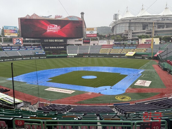 '장대비에 결국'… 10일 SSG-KIA 더블헤더 1차전, 우천취소