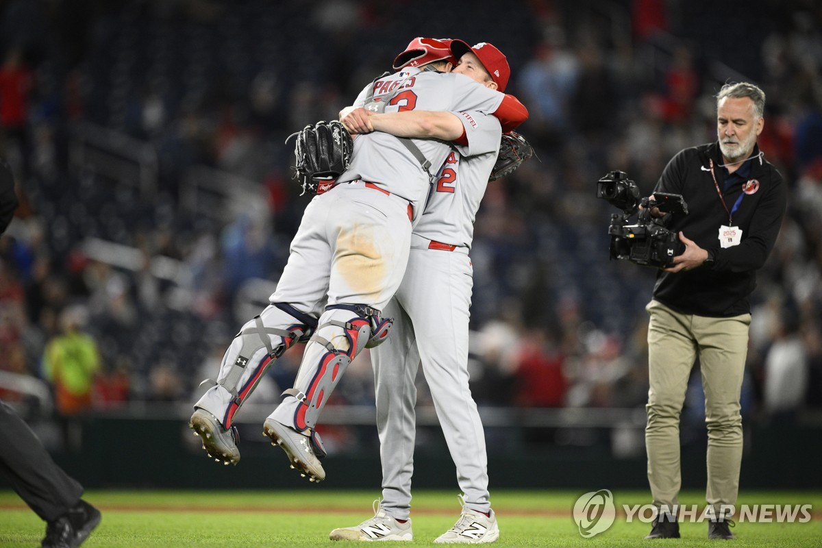'NC 출신' 페디, MLB 데뷔 첫 완봉승…9이닝 8K 무실점 역투