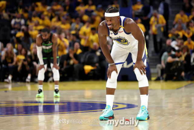 반격의 첫 승 거둔 디펜딩 챔피언→NBA PO 2라운드 승부 大접전…'커리 빠진' GSW는 연패