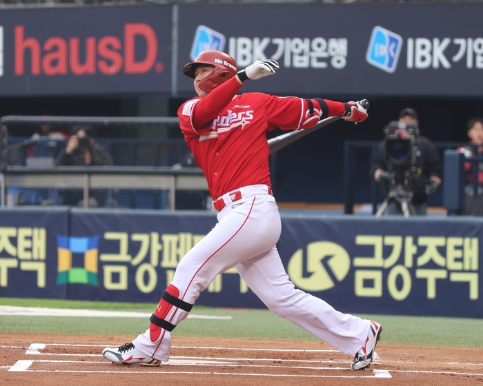 최정 ‘500홈런’까지 ‘-1’→SSG도 1700만원 상품 걸었다…흥행몰이 기대감 UP [SS시선집중]