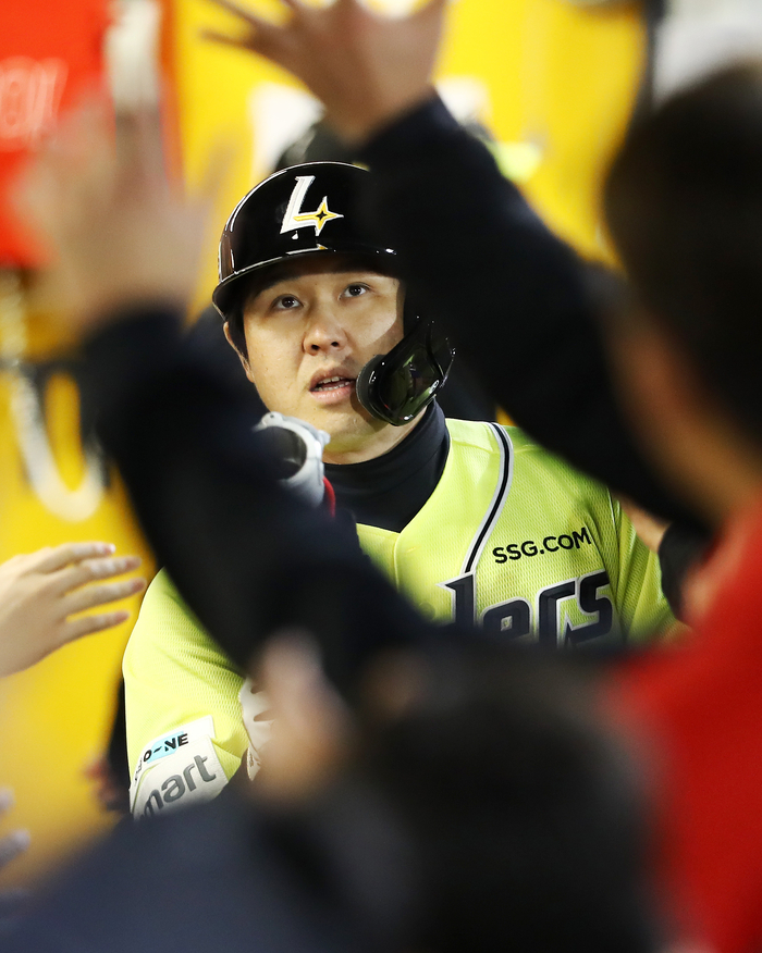 최정 ‘500홈런’까지 ‘-1’→SSG도 1700만원 상품 걸었다…흥행몰이 기대감 UP [SS시선집중]