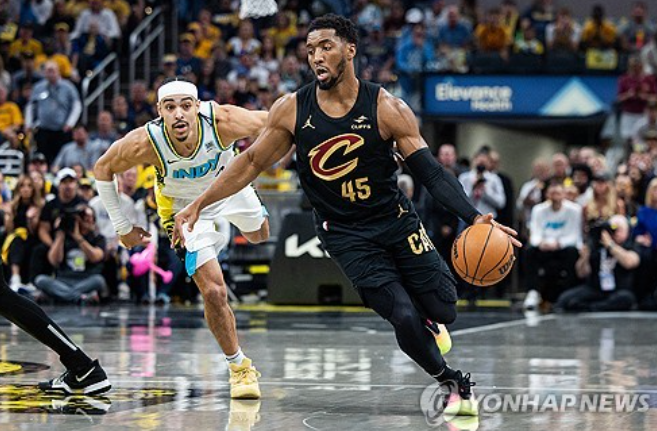 [NBA PO] 동부 지배한 클리블랜드, 이대로 무너지나? "미첼 MRI 검사 예정…5차전 불투명"