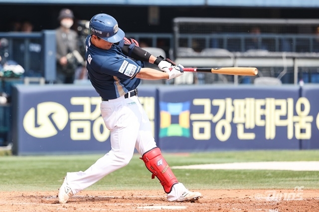 “포수는 준비 안 됐다고 핑계 댈 수 있는 포지션 아냐”…올 시즌 첫 1군 출전서 맹타 휘두른 NC 안중열의 당찬 한 마디 [MK잠실]