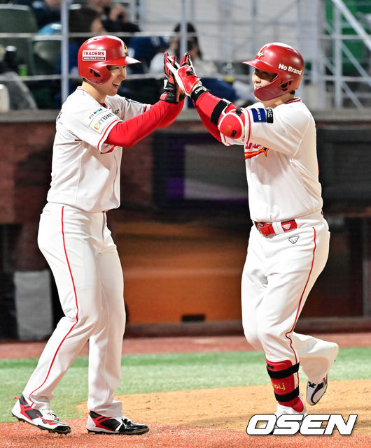 ‘최정 500홈런 대폭발!’ SSG, 6-3 짜릿한 역전승→3연승 질주…NC, 7연승 마감 [인천 리뷰]