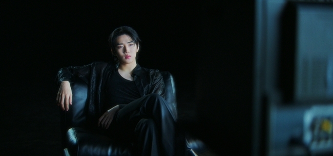 DKZ 재찬, 신곡 ‘Poster Boy’ MV 티저 공개…노력하는 스타