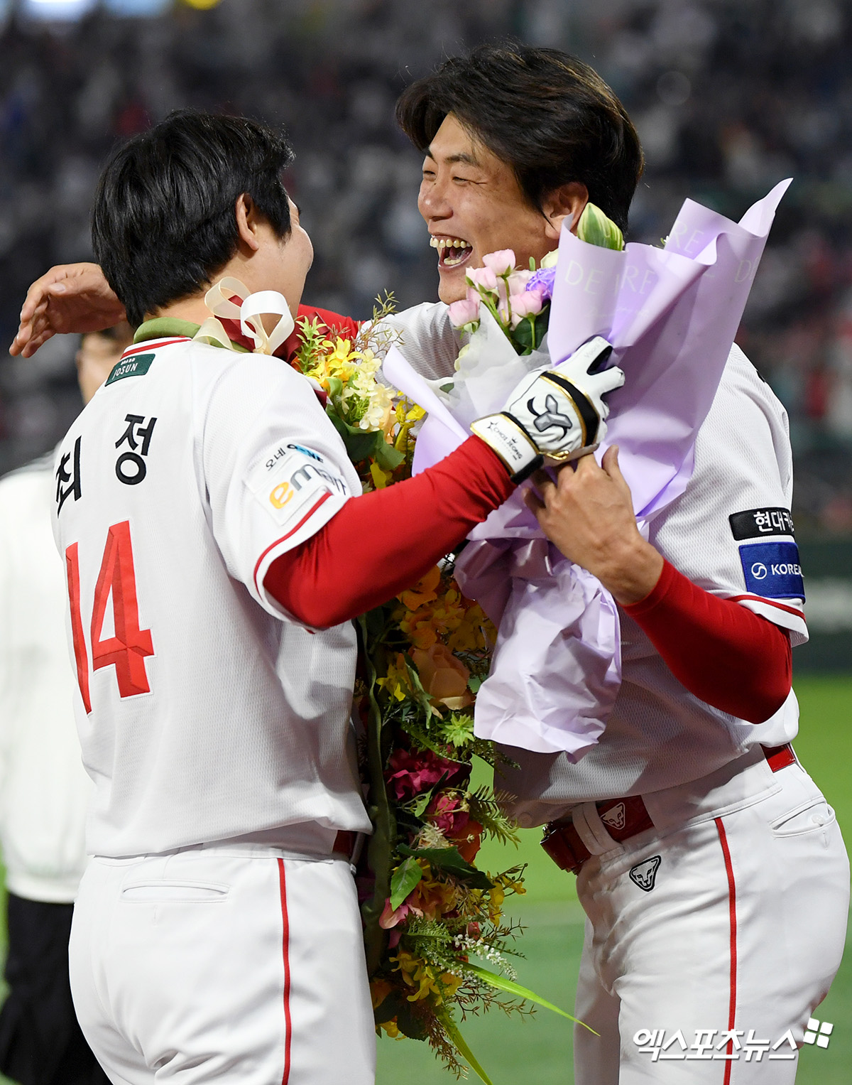 KBO리그 첫 '통산 500홈런' 최정 "병살타 많아 스트레스 받았는데…해외 안 간 것은 후회" [문학 인터뷰]