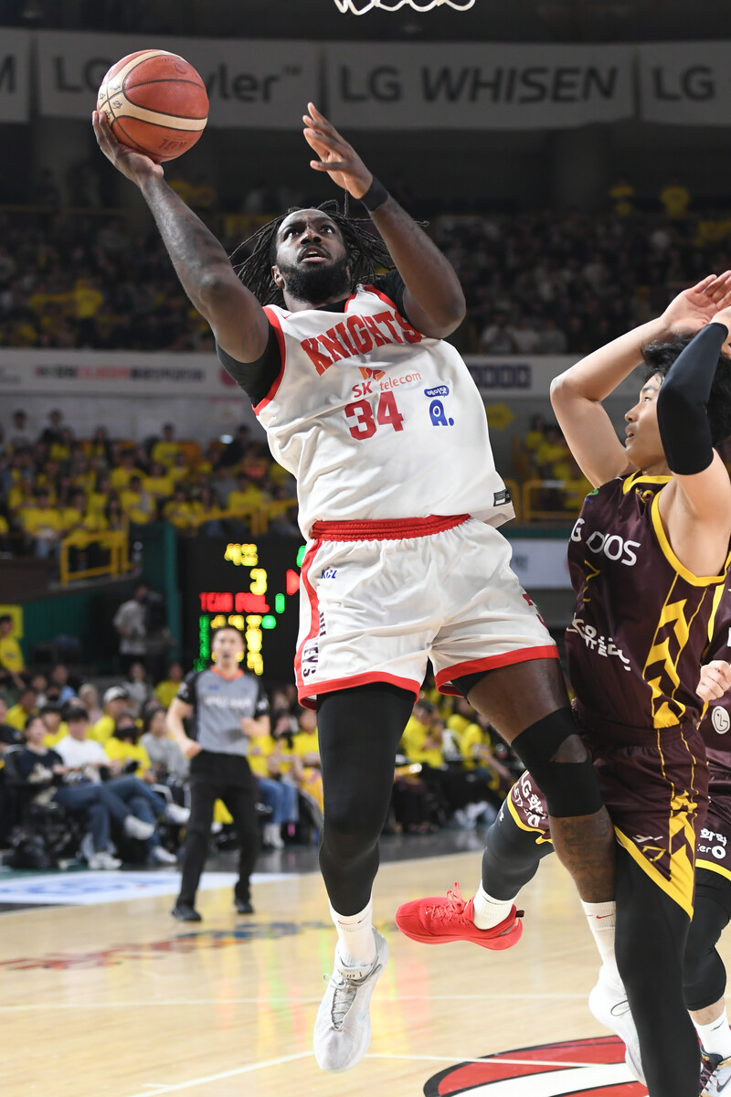 [KBL FINAL 플레이어] ‘클러치를 즐기는 남자’ SK 자밀 워니