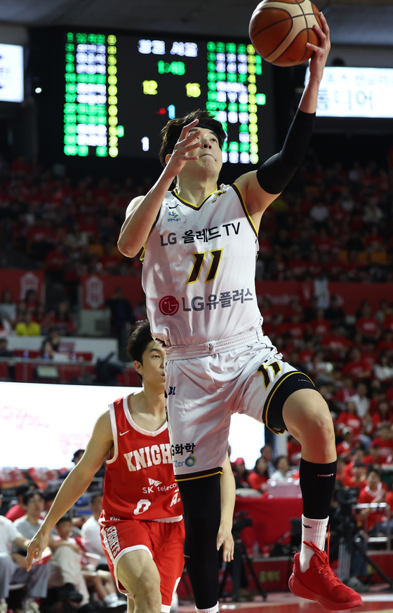 프로농구 LG, '무관의 한' 풀었다…SK 꺾고 28년 만의 챔프전 첫 우승