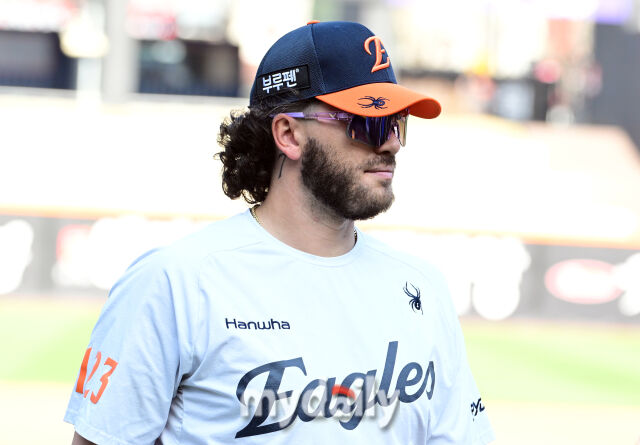 ‘157km 미쳤다’ 폰세 KKKKKKKKKKKKKKKKKK…도대체 왜 KBO에 있지? 2010 류현진 넘어 1991 SUN 소환