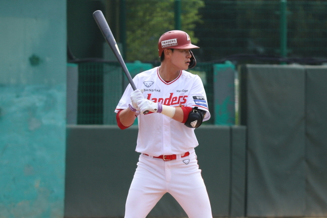 '최다 탈삼진 희생양' LG 배턴 SSG가 받았다, '복귀 임박' 하재훈-'4G 3홈런' 류효승... 퓨처스서 반전 힌트 찾을까