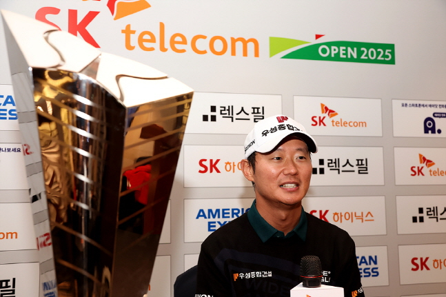 '연장서 웃었다' 엄재웅, 이태희 꺾고 통산 3승 달성... '디펜딩 챔프' 최경주 공동 33위 [KPGA]