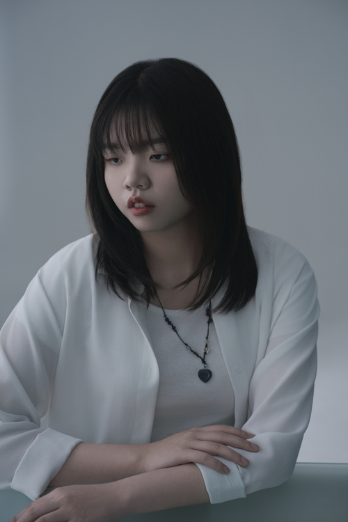 ‘오늘의 작가상’에 소설가 윤강은 ‘저편에서 이리가’ 선정