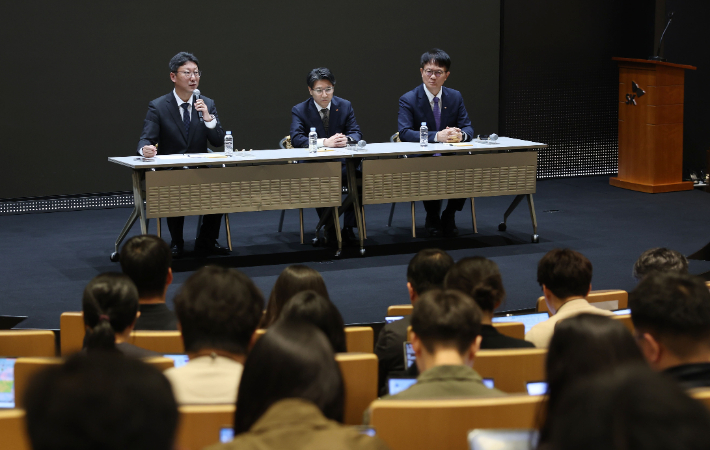 SKT "IMEI, 자체 확인 결과로는 유출 없다…복제 불가능"