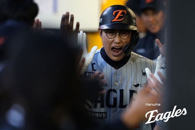 “문동주 훌륭한 피칭+채은성 활약으로 승리 가져와” NC전 4연승＆2연패 탈출한 김경문 한화 감독의 미소 [MK울산]