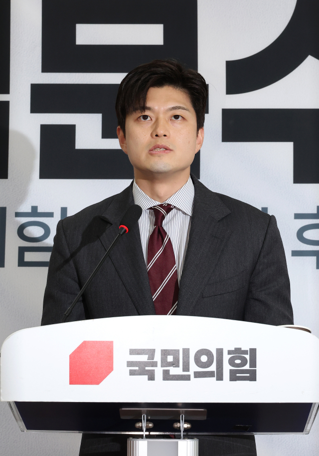 尹에 골머리 앓는 국힘, '김건희 사과'로 절연 시도