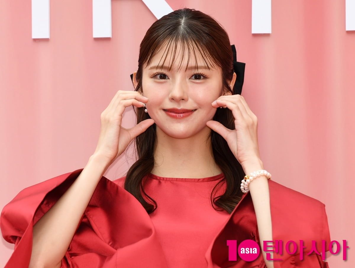 스즈키 유카(Yuka Suzuki), 미모가 반칙이야...강렬한 레드[TEN포토+]