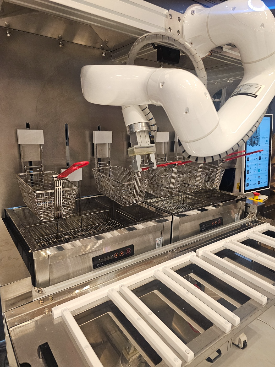 What are robot chefs cooking up for Korea’s struggling school kitchens?