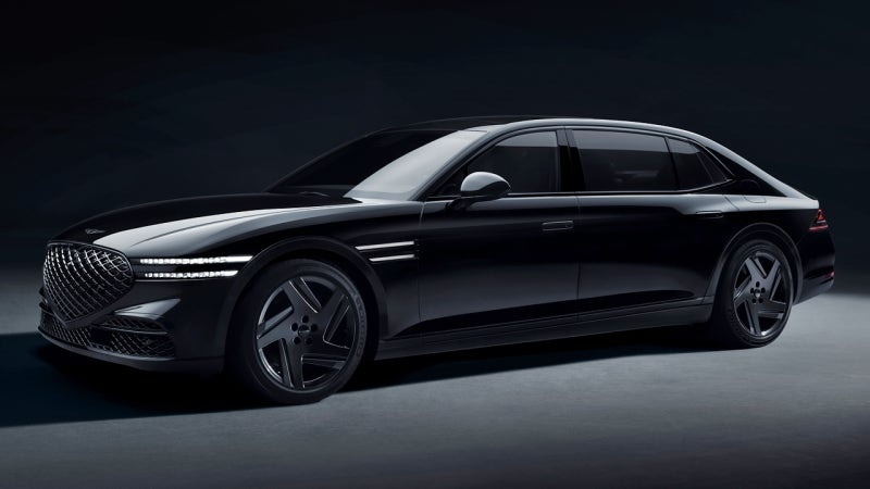 벤츠 S클래스보다 강렬하다? 제네시스 G90 롱휠베이스 블랙 출시! | 두맨카