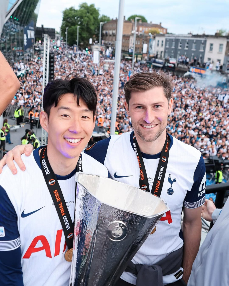 ‘팀에 남아 우승까지 이룬 선수’ SON, UEL 우승 퍼레이드 뒤 감동의 소감 “평생 기억하게 될 날”