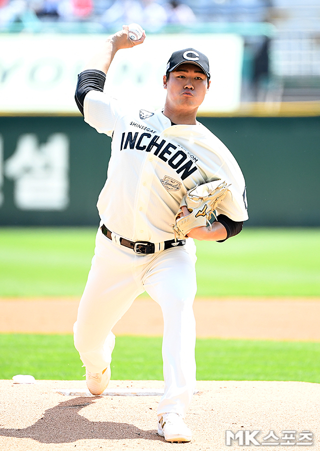 역투하는 SSG 전영준 [MK포토]