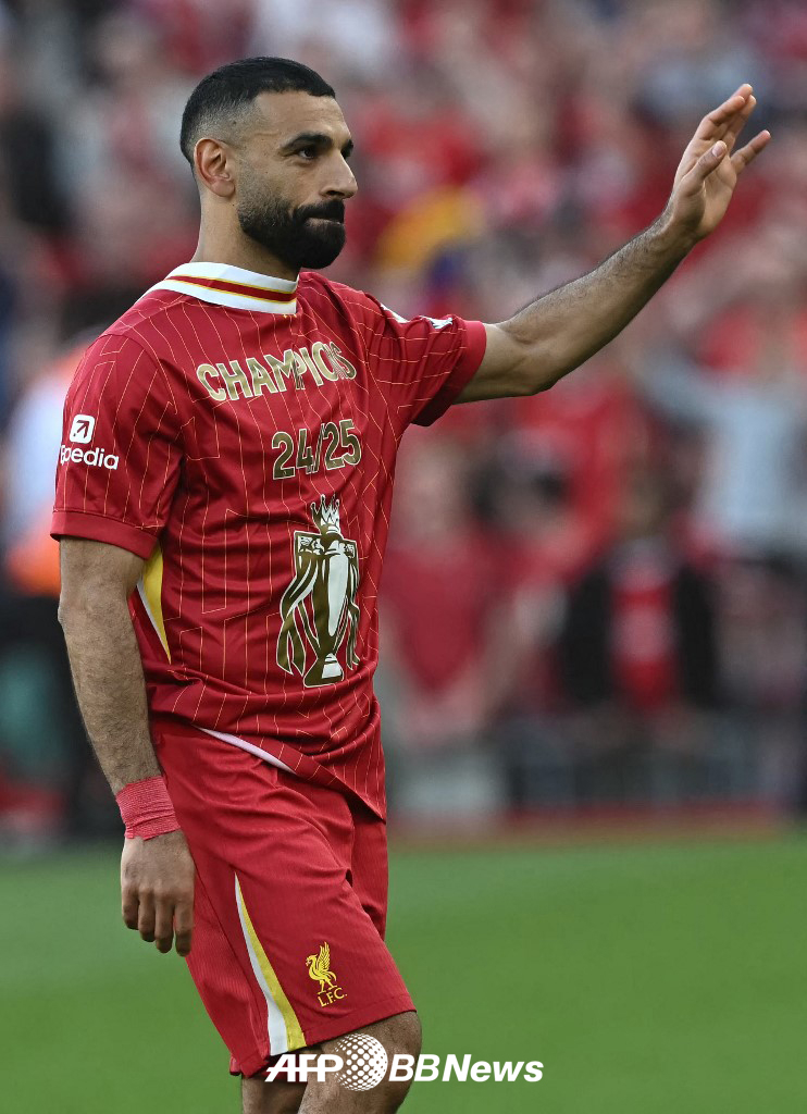 'EPL 28골·18도움' 괴물 같은 기록, 살라 EPL 올해의 선수상 또 받았다 '역대 5번째 대기록'