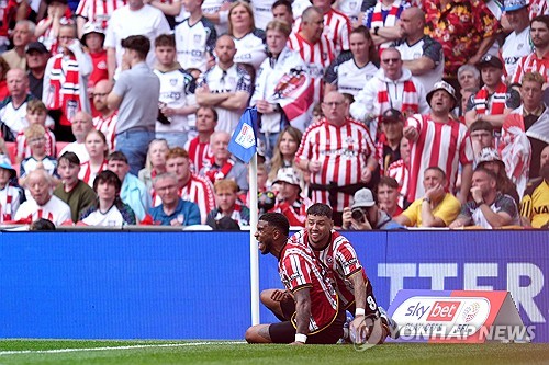 '죽어도 선덜랜드' 해냈다! 8년 만에 EPL 승격+4000억 획득…후반 추가시간 극장 역전골→2-1 짜릿한 역전승 [승격 PO 리뷰]