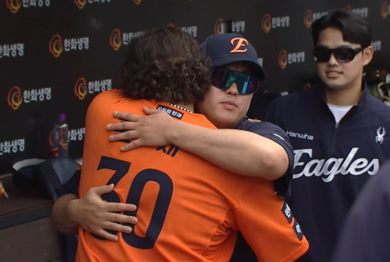 KBO리그 평정한 한화 폰세 "영광의 18K, 타투로 남기겠다"