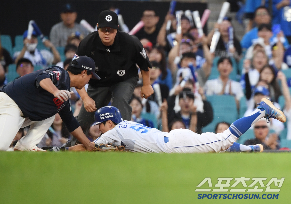 "주루로 돌파구 찾았다" 치밀한 준비와 전략의 승리, '155㎞, 9K' 괴물 외인, 발로 잡은 사령탑의 미소[대구승장]