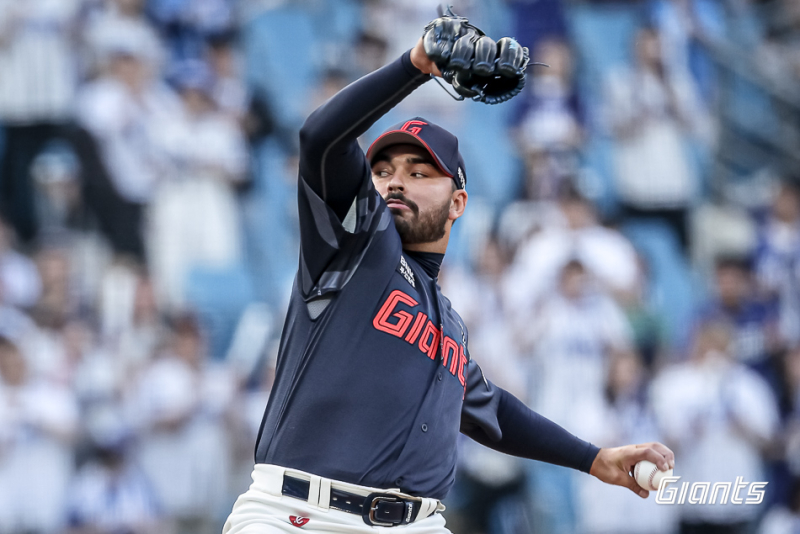 '155㎞·9K인데' 허리 숙이다 삼중도루 허무 실점, KBO 데뷔전 감보아 "빠른 발" 삼성에 호되게 당했다 [IS 냉탕]