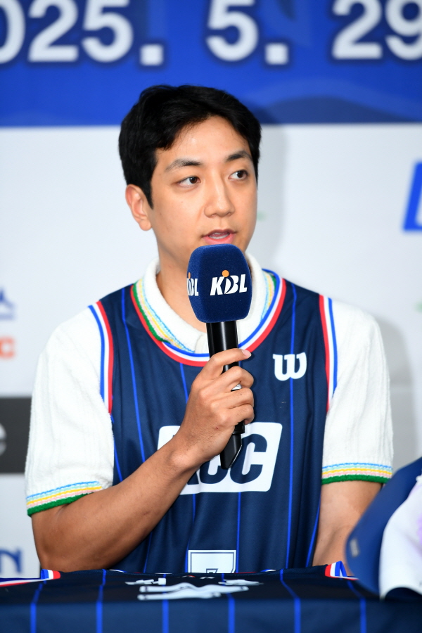 'KCC 입단식' 허훈 "MVP보다 우승반지면 충분" (종합)