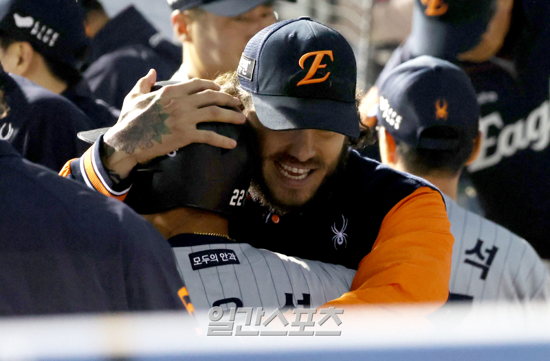 '다 놓친' 승리, 캡틴이 구했다...친정 팀에 '결승 투런' 채은성 "수명 줄은 것 같아" [IS 스타]