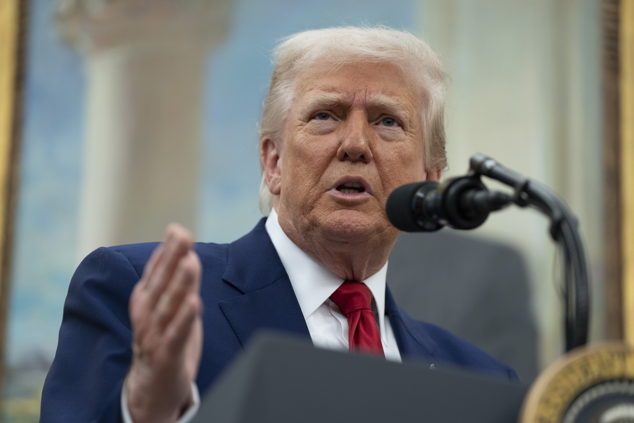 “트럼프, 반도체 설계용 SW 제조사들에 對중국 수출금지 명령”